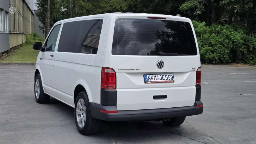 White Volkswagen Transporter 2016 in Klaipeda, with an engine capacity of 2.00 L and mileage of 287 thousand km for 11990 €, photo 15 on AUTOMOTO.COM.LV