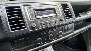 White Volkswagen Transporter 2016 in Klaipeda, with an engine capacity of 2.00 L and mileage of 287 thousand km for 11990 €, photo 19 on AUTOMOTO.COM.LV