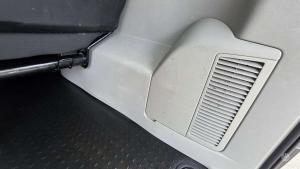 White Volkswagen Transporter 2016 in Klaipeda, with an engine capacity of 2.00 L and mileage of 287 thousand km for 11990 €, photo 21 on AUTOMOTO.COM.LV
