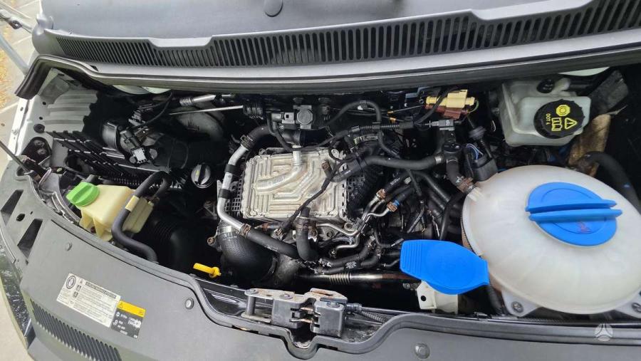 White Volkswagen Transporter 2016 in Klaipeda, with an engine capacity of 2.00 L and mileage of 287 thousand km for 11990 €, photo 30 on AUTOMOTO.COM.LV