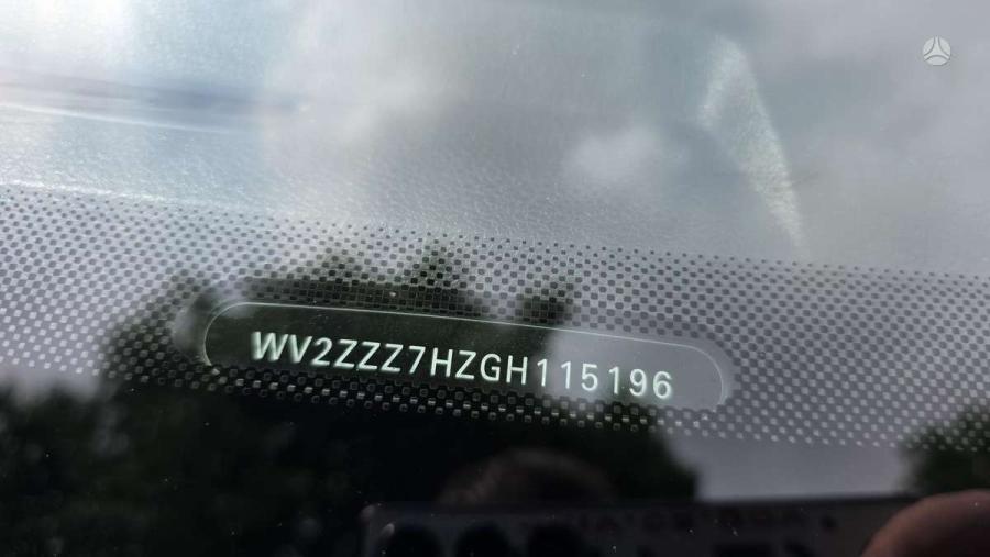 White Volkswagen Transporter 2016 in Klaipeda, with an engine capacity of 2.00 L and mileage of 287 thousand km for 11990 €, photo 35 on AUTOMOTO.COM.LV