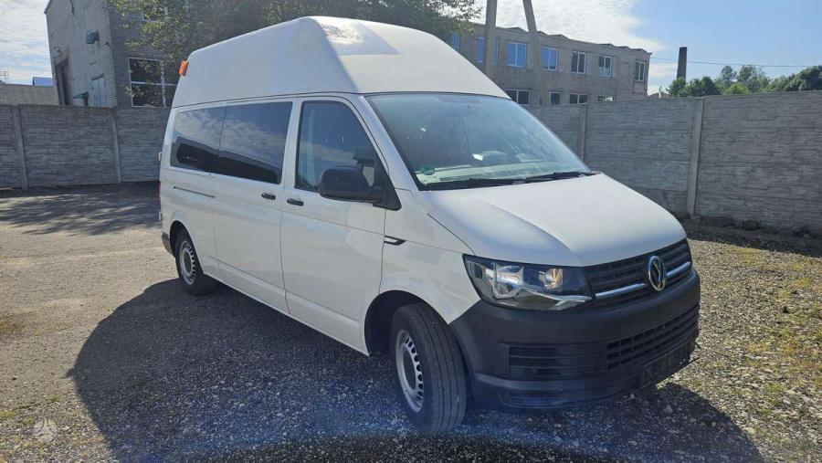 White Volkswagen Transporter 2016 in Marijampole, with an engine capacity of 1.97 L and mileage of 397 thousand km for 10200 €, photo 3 on AUTOMOTO.COM.LV
