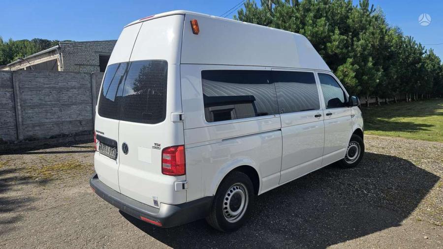 White Volkswagen Transporter 2016 in Marijampole, with an engine capacity of 1.97 L and mileage of 397 thousand km for 10200 €, photo 4 on AUTOMOTO.COM.LV