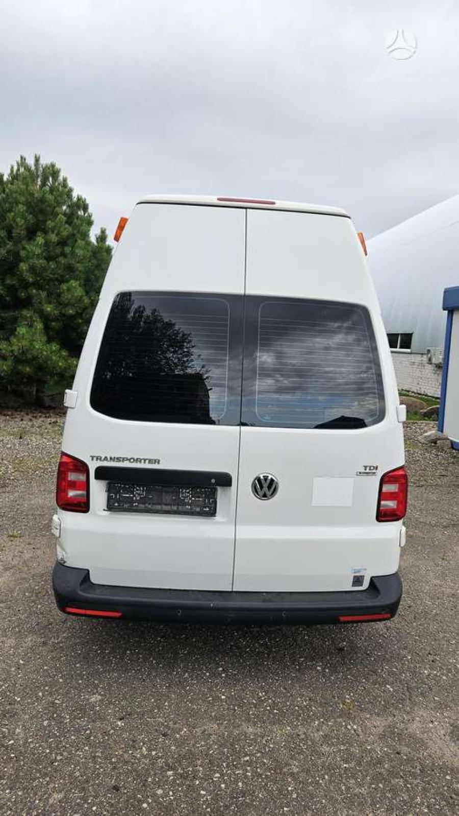White Volkswagen Transporter 2016 in Marijampole, with an engine capacity of 1.97 L and mileage of 397 thousand km for 10200 €, photo 5 on AUTOMOTO.COM.LV