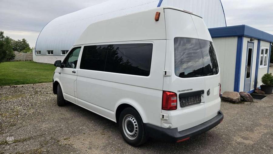 White Volkswagen Transporter 2016 in Marijampole, with an engine capacity of 1.97 L and mileage of 397 thousand km for 10200 €, photo 6 on AUTOMOTO.COM.LV
