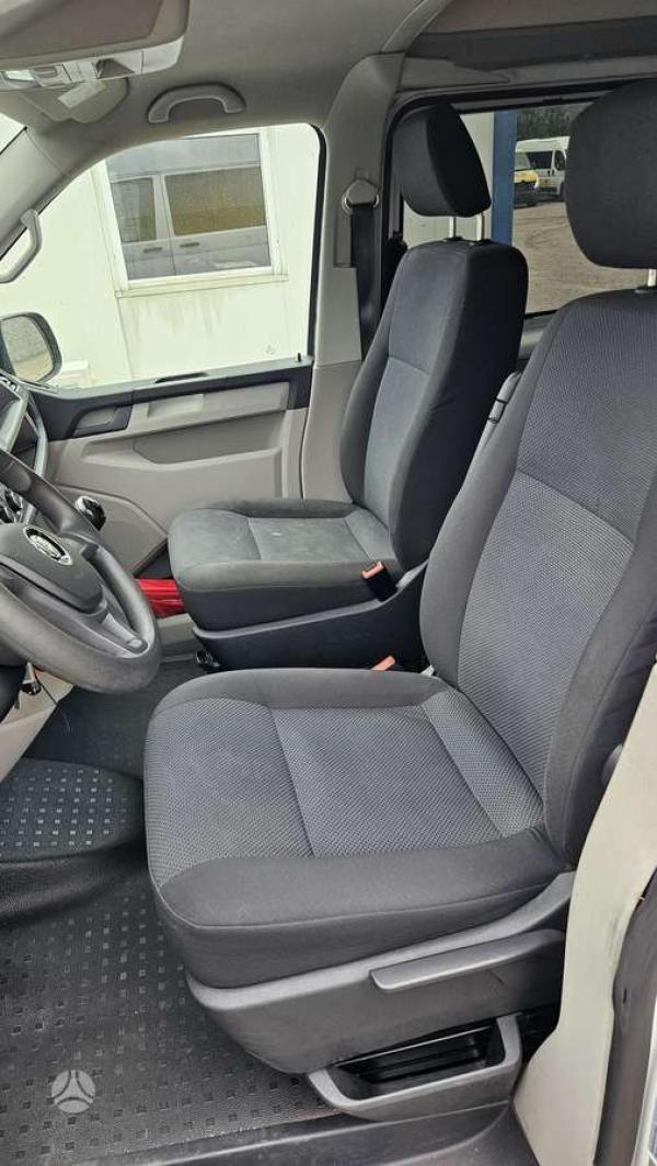 White Volkswagen Transporter 2016 in Marijampole, with an engine capacity of 1.97 L and mileage of 397 thousand km for 10200 €, photo 7 on AUTOMOTO.COM.LV