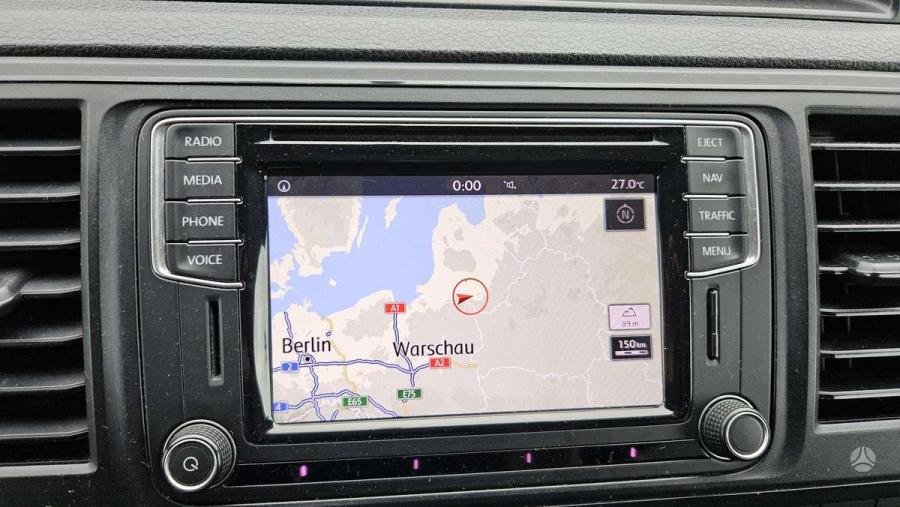White Volkswagen Transporter 2016 in Marijampole, with an engine capacity of 1.97 L and mileage of 397 thousand km for 10200 €, photo 9 on AUTOMOTO.COM.LV