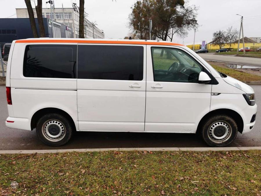 White Volkswagen Transporter 2017 in Kaunas, with an engine capacity of 2.00 L and mileage of 30 thousand km for 6900 €, photo 5 on AUTOMOTO.COM.LV