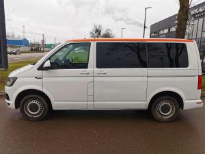 White Volkswagen Transporter 2017 in Kaunas, with an engine capacity of 2.00 L and mileage of 30 thousand km for 6900 €, photo 6 on AUTOMOTO.COM.LV