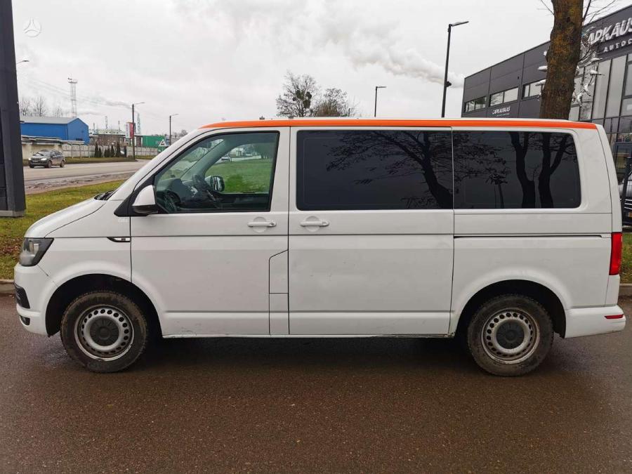 White Volkswagen Transporter 2017 in Kaunas, with an engine capacity of 2.00 L and mileage of 30 thousand km for 6900 €, photo 6 on AUTOMOTO.COM.LV