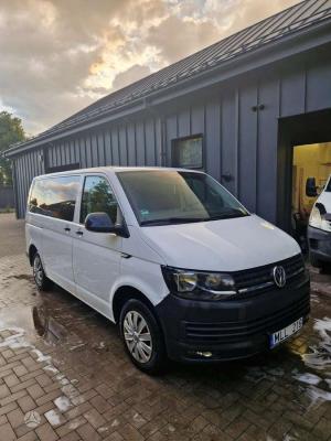 White Volkswagen Transporter 2017 in Kaunas, with an engine capacity of 2.00 L and mileage of 355 thousand km for 11000 €, photo 3 on AUTOMOTO.COM.LV