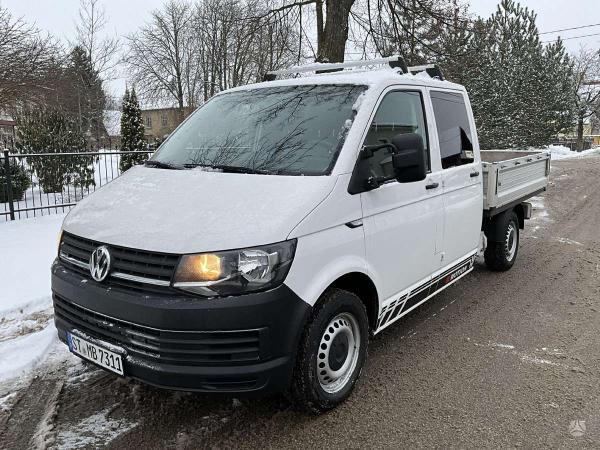White Volkswagen Transporter 2017 in Siauliai, with an engine capacity of 2.00 L and mileage of 260 thousand km for 13999 €, photo 7 on AUTOMOTO.COM.LV