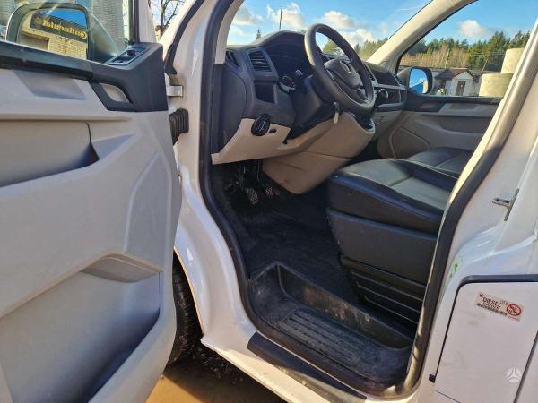White Volkswagen Transporter 2017 in Utena, with an engine capacity of 1.97 L and mileage of 207 thousand km for 7900 €, photo 3 on AUTOMOTO.COM.LV