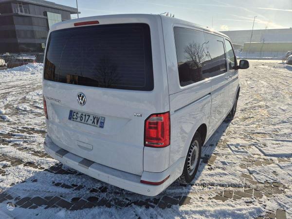 White Volkswagen Transporter 2017 in Kaunas, with an engine capacity of 1.97 L and mileage of 291 thousand km for 9400 €, photo 5 on AUTOMOTO.COM.LV