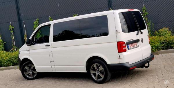 White Volkswagen Transporter 2017 in Vilnius, with an engine capacity of 2.00 L and mileage of 288 thousand km for 12850 €, photo 5 on AUTOMOTO.COM.LV