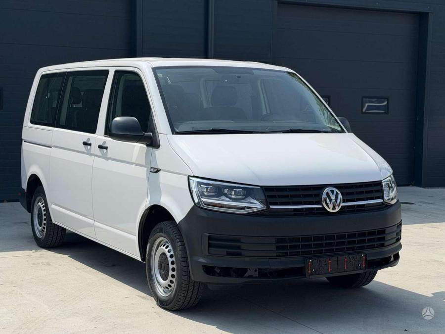 White Volkswagen Transporter 2017 in Kaunas, with an engine capacity of 1.97 L and mileage of 62 thousand km for 16850 €, photo 1 on AUTOMOTO.COM.LV