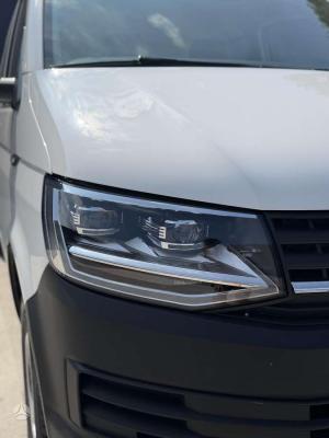 White Volkswagen Transporter 2017 in Kaunas, with an engine capacity of 1.97 L and mileage of 62 thousand km for 16850 €, photo 4 on AUTOMOTO.COM.LV