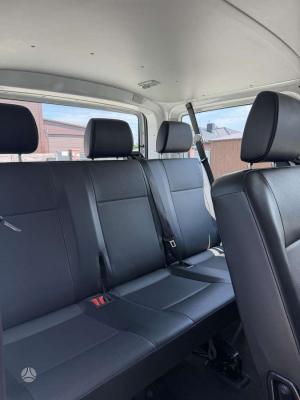 White Volkswagen Transporter 2017 in Kaunas, with an engine capacity of 1.97 L and mileage of 62 thousand km for 16850 €, photo 8 on AUTOMOTO.COM.LV
