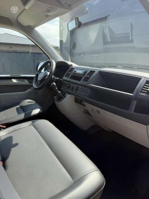 White Volkswagen Transporter 2017 in Kaunas, with an engine capacity of 1.97 L and mileage of 62 thousand km for 16850 €, photo 9 on AUTOMOTO.COM.LV