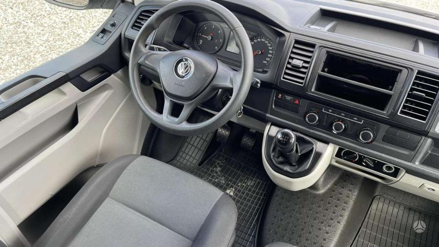 Balts Volkswagen Transporter 2017 Marijampole, ar dzinēja tilpumu 1.97 L un nobraukumu 282 tūkst. km par 12500 €, foto 12 vietnē AUTOMOTO.COM.LV
