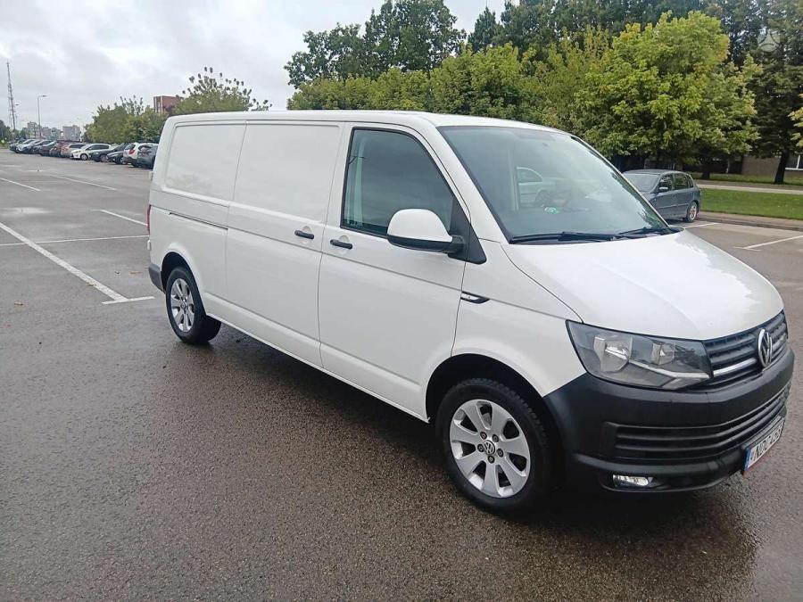 White Volkswagen Transporter 2017 in Mazeikiai, with an engine capacity of 1.97 L and mileage of 247 thousand km for 11300 €, photo 4 on AUTOMOTO.COM.LV