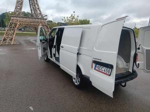 White Volkswagen Transporter 2017 in Mazeikiai, with an engine capacity of 1.97 L and mileage of 247 thousand km for 11300 €, photo 10 on AUTOMOTO.COM.LV