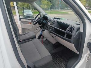 White Volkswagen Transporter 2017 in Mazeikiai, with an engine capacity of 1.97 L and mileage of 247 thousand km for 11300 €, photo 12 on AUTOMOTO.COM.LV