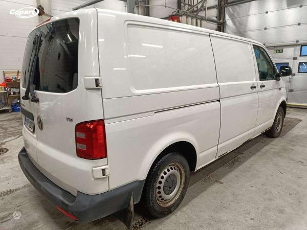 Balts Volkswagen Transporter 2018 Utena, ar dzinēja tilpumu 2.00 L un nobraukumu 300 tūkst. km par 5800 €, foto 4 vietnē AUTOMOTO.COM.LV