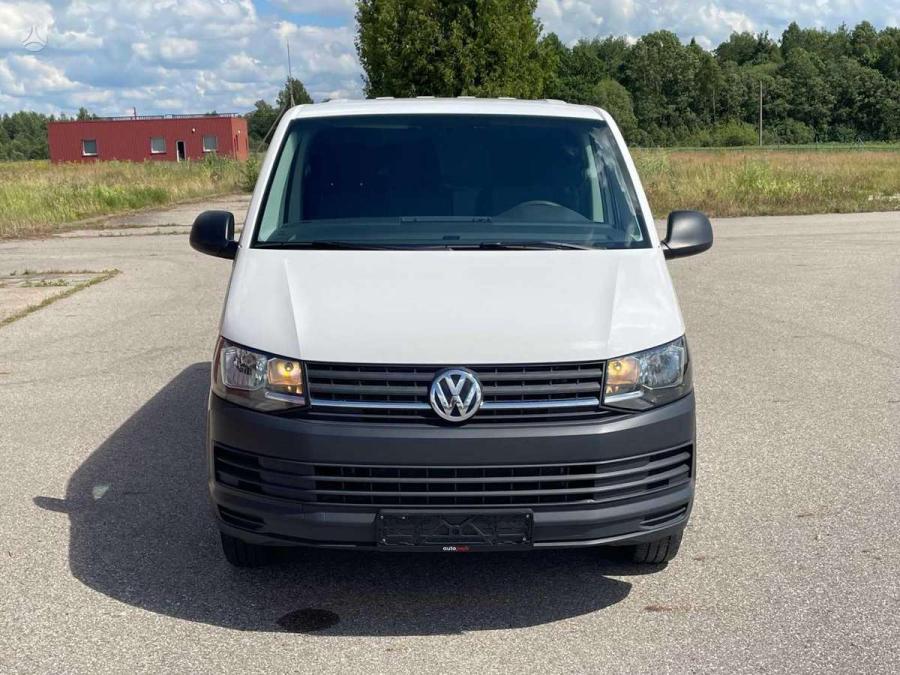 White Volkswagen Transporter 2018 in Ukmerge, with an engine capacity of 1.97 L and mileage of 151 thousand km for 12500 €, photo 2 on AUTOMOTO.COM.LV