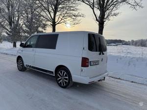 White Volkswagen Transporter 2018 in Taurage, with an engine capacity of 1.97 L and mileage of 248 thousand km for 14000 €, photo 4 on AUTOMOTO.COM.LV