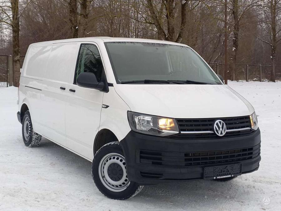 White Volkswagen Transporter 2018 in Siauliai, with an engine capacity of 2.00 L and mileage of 114 thousand km for 12950 €, photo 1 on AUTOMOTO.COM.LV