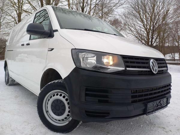 White Volkswagen Transporter 2018 in Siauliai, with an engine capacity of 2.00 L and mileage of 114 thousand km for 12950 €, photo 4 on AUTOMOTO.COM.LV