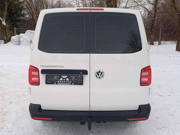 White Volkswagen Transporter 2018 in Siauliai, with an engine capacity of 2.00 L and mileage of 114 thousand km for 12950 €, photo 10 on AUTOMOTO.COM.LV
