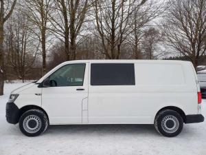 White Volkswagen Transporter 2018 in Siauliai, with an engine capacity of 2.00 L and mileage of 114 thousand km for 12950 €, photo 12 on AUTOMOTO.COM.LV