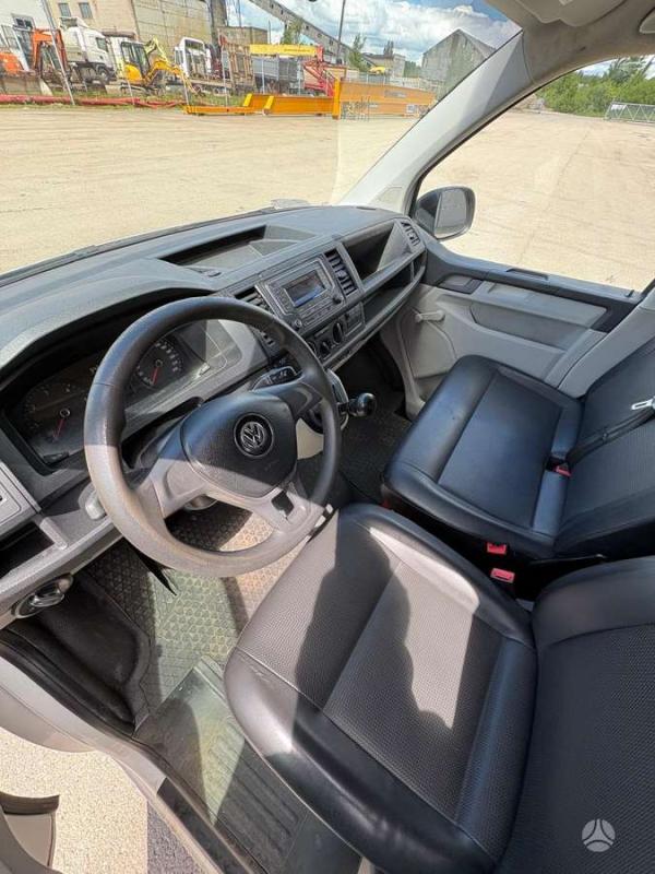 White Volkswagen Transporter 2018 in Mazeikiai, with an engine capacity of 1.97 L and mileage of 393 thousand km for 9000 €, photo 9 on AUTOMOTO.COM.LV
