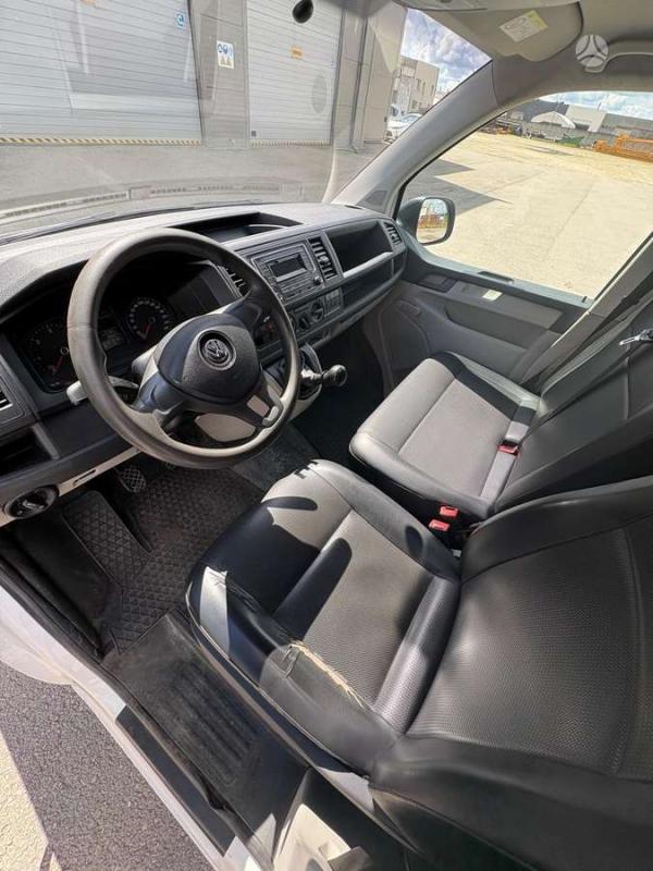 White Volkswagen Transporter 2018 in Mazeikiai, with an engine capacity of 1.97 L and mileage of 380 thousand km for 9500 €, photo 8 on AUTOMOTO.COM.LV