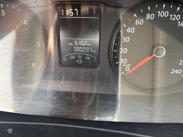 White Volkswagen Transporter 2018 in Mazeikiai, with an engine capacity of 1.97 L and mileage of 380 thousand km for 9500 €, photo 10 on AUTOMOTO.COM.LV