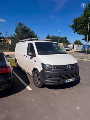 White Volkswagen Transporter 2018 in Klaipeda, with an engine capacity of 2.00 L and mileage of 260 thousand km for 12700 €, photo 3 on AUTOMOTO.COM.LV