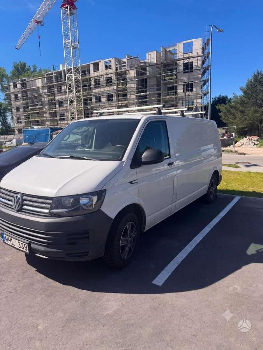 White Volkswagen Transporter 2018 in Klaipeda, with an engine capacity of 2.00 L and mileage of 260 thousand km for 12700 €, photo 6 on AUTOMOTO.COM.LV