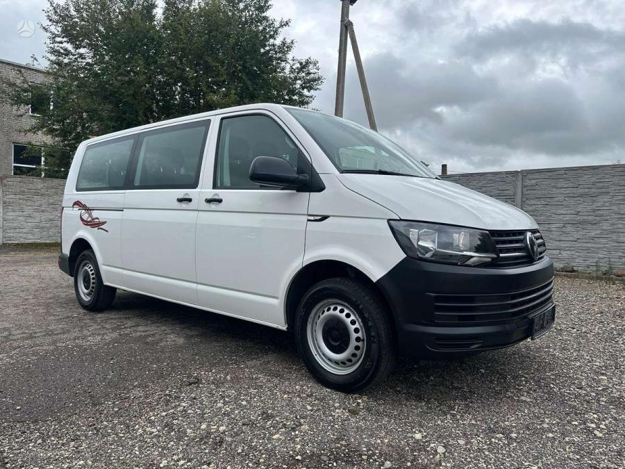 White Volkswagen Transporter 2018 in Marijampole, with an engine capacity of 1.97 L and mileage of 266 thousand km for 13800 €, photo 4 on AUTOMOTO.COM.LV