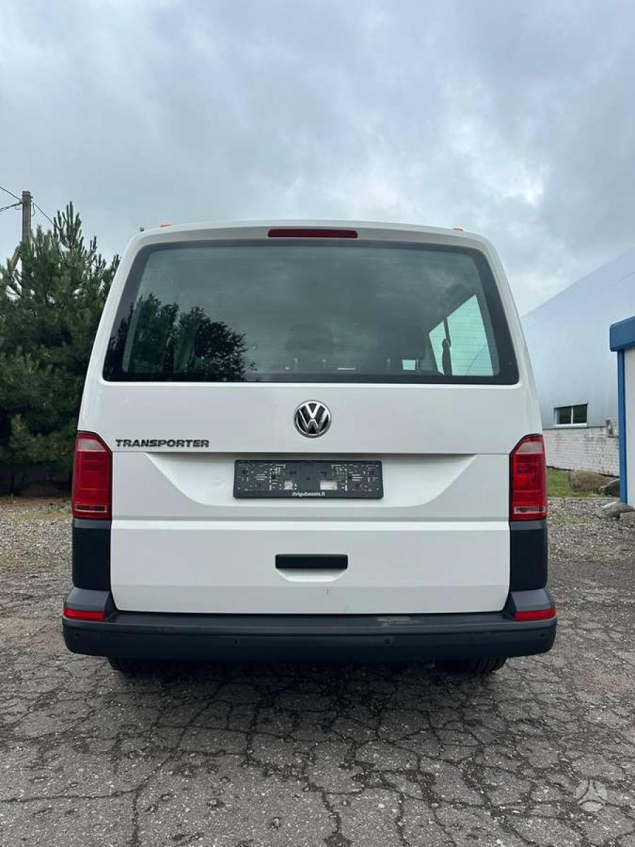 White Volkswagen Transporter 2018 in Marijampole, with an engine capacity of 1.97 L and mileage of 266 thousand km for 13800 €, photo 5 on AUTOMOTO.COM.LV