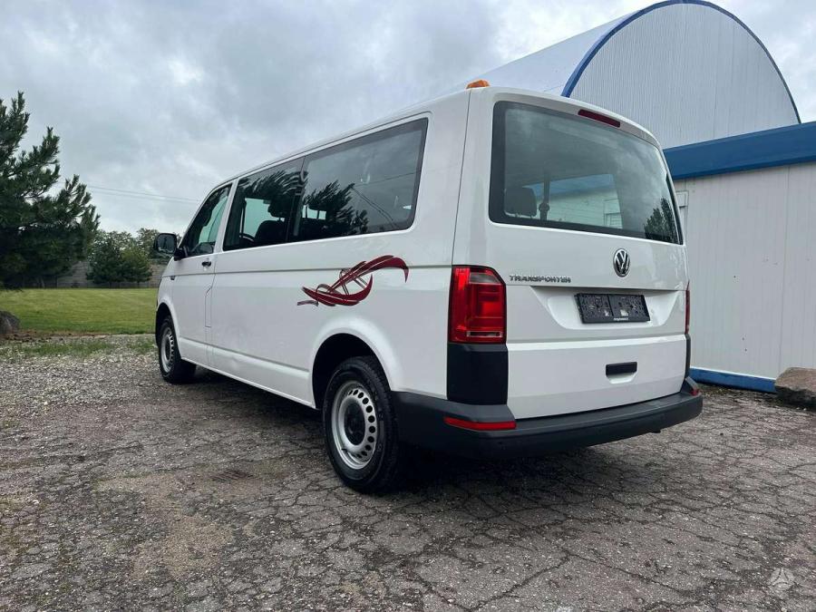 White Volkswagen Transporter 2018 in Marijampole, with an engine capacity of 1.97 L and mileage of 266 thousand km for 13800 €, photo 6 on AUTOMOTO.COM.LV