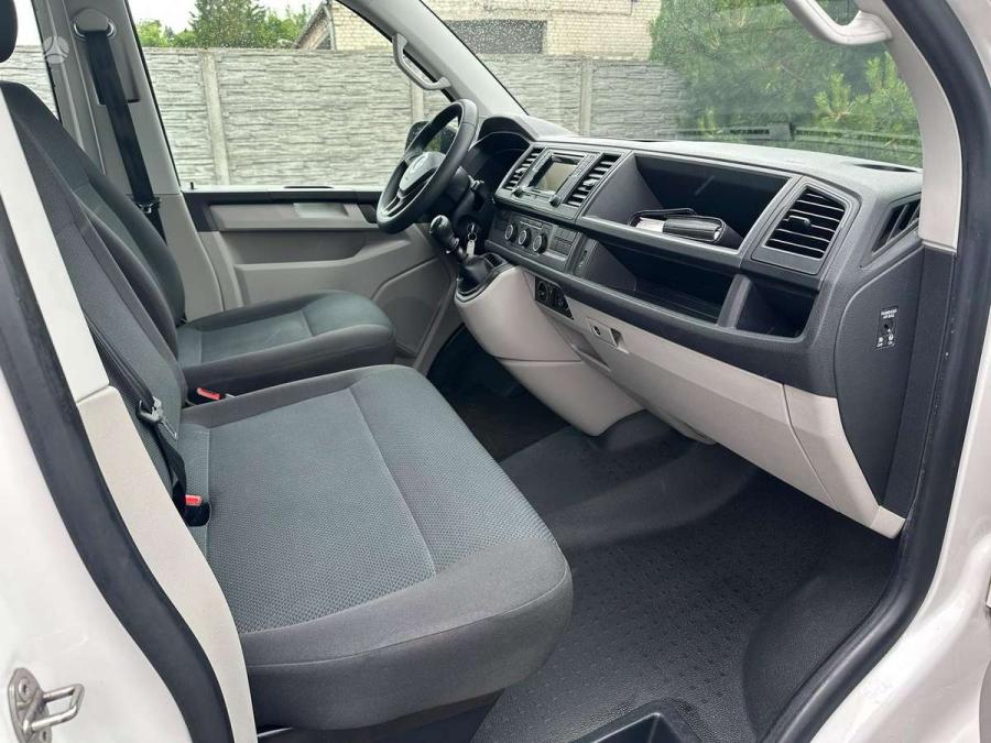White Volkswagen Transporter 2018 in Marijampole, with an engine capacity of 1.97 L and mileage of 266 thousand km for 13800 €, photo 11 on AUTOMOTO.COM.LV
