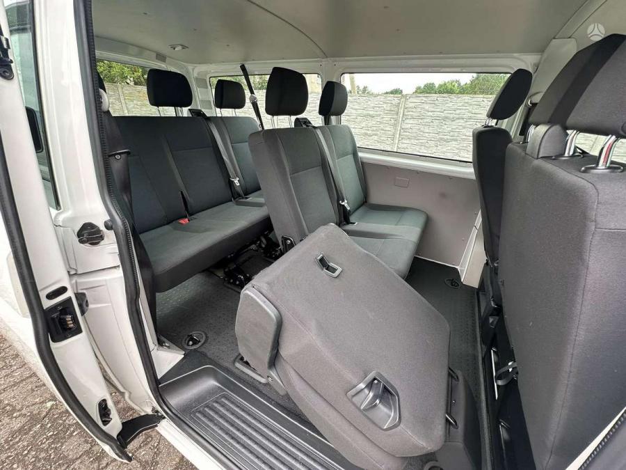 White Volkswagen Transporter 2018 in Marijampole, with an engine capacity of 1.97 L and mileage of 266 thousand km for 13800 €, photo 14 on AUTOMOTO.COM.LV