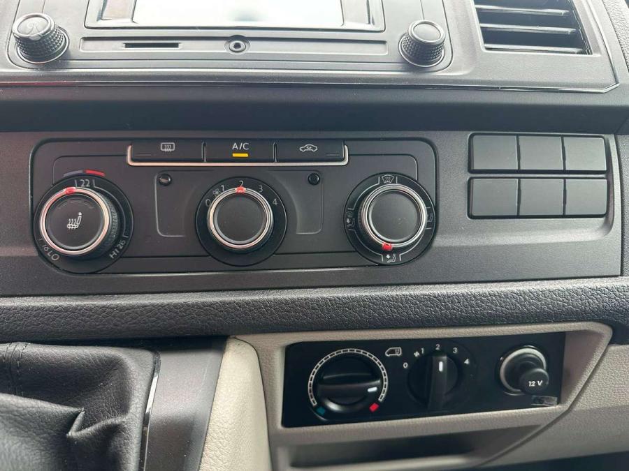White Volkswagen Transporter 2018 in Marijampole, with an engine capacity of 1.97 L and mileage of 266 thousand km for 13800 €, photo 15 on AUTOMOTO.COM.LV