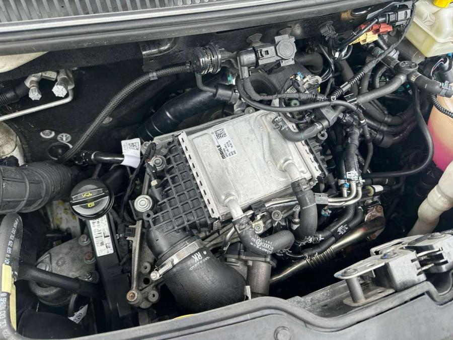 White Volkswagen Transporter 2018 in Marijampole, with an engine capacity of 1.97 L and mileage of 266 thousand km for 13800 €, photo 22 on AUTOMOTO.COM.LV