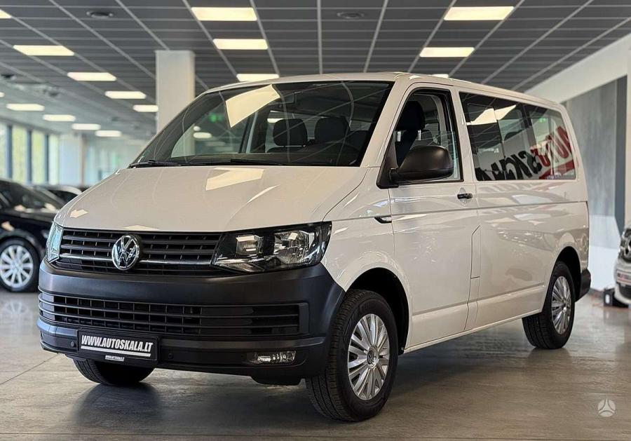 White Volkswagen Transporter 2018 in Klaipeda, with an engine capacity of 2.00 L and mileage of 220 thousand km for 18500 €, photo 14 on AUTOMOTO.COM.LV