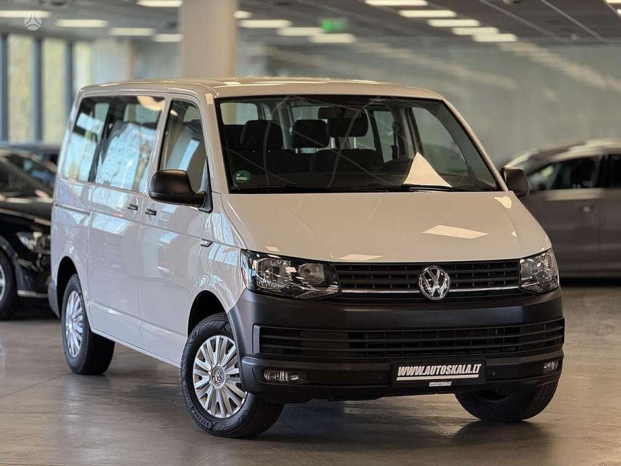 White Volkswagen Transporter 2018 in Klaipeda, with an engine capacity of 2.00 L and mileage of 220 thousand km for 18500 €, photo 18 on AUTOMOTO.COM.LV