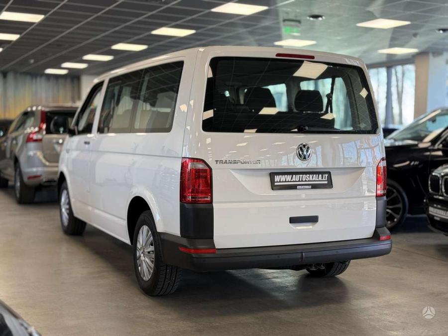 White Volkswagen Transporter 2018 in Klaipeda, with an engine capacity of 2.00 L and mileage of 220 thousand km for 18500 €, photo 20 on AUTOMOTO.COM.LV
