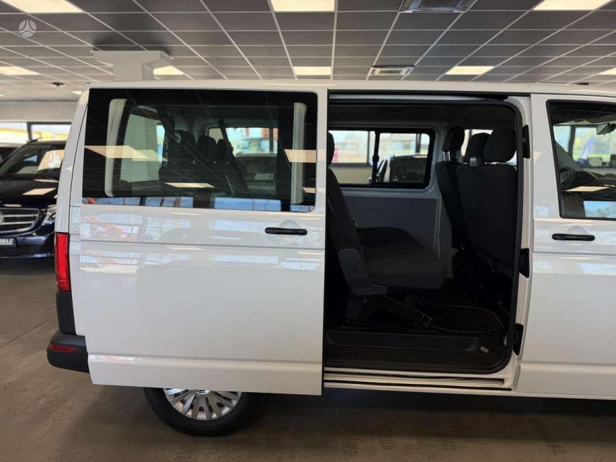White Volkswagen Transporter 2018 in Klaipeda, with an engine capacity of 2.00 L and mileage of 220 thousand km for 18500 €, photo 22 on AUTOMOTO.COM.LV